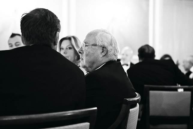 Mads Brügger møder Lars Seier til det store ædegilde